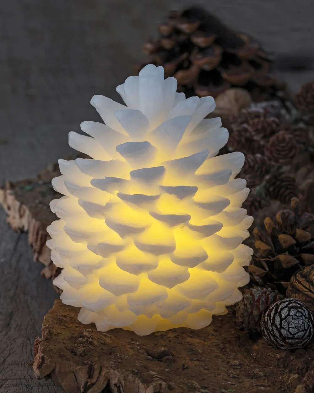 Sirius - Clara Kogle Vokslys - H 14 cm - Paraffin/ABS/LED - Hvid | Imerco