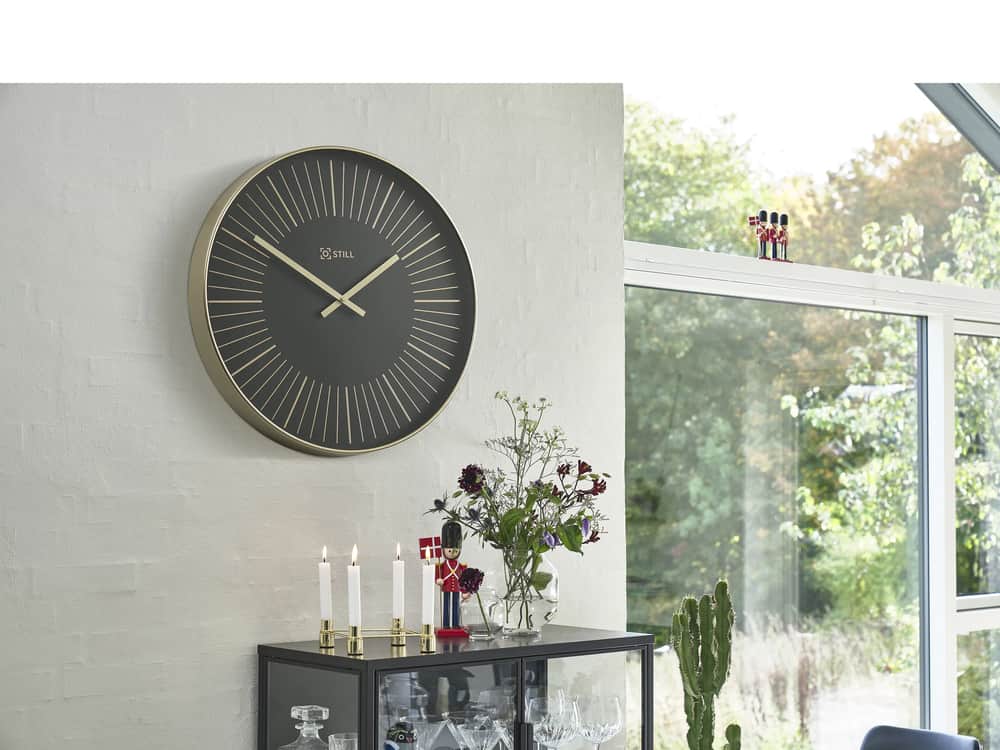 Still - Vægur - Ø 30 cm - Glas/plastik - Sort/guld | Imerco