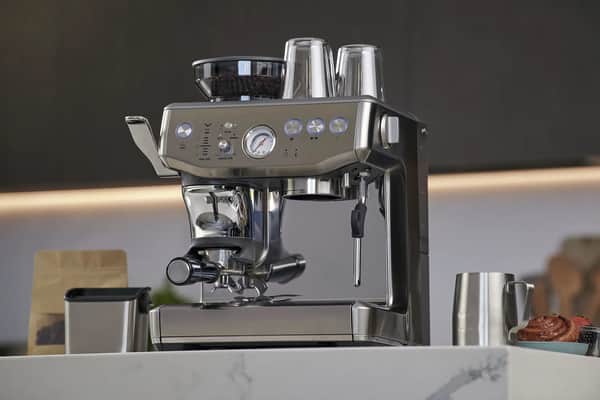 Sage - The Barista Express Impress Espressomaskine - 15 bar - 1850 watt ...